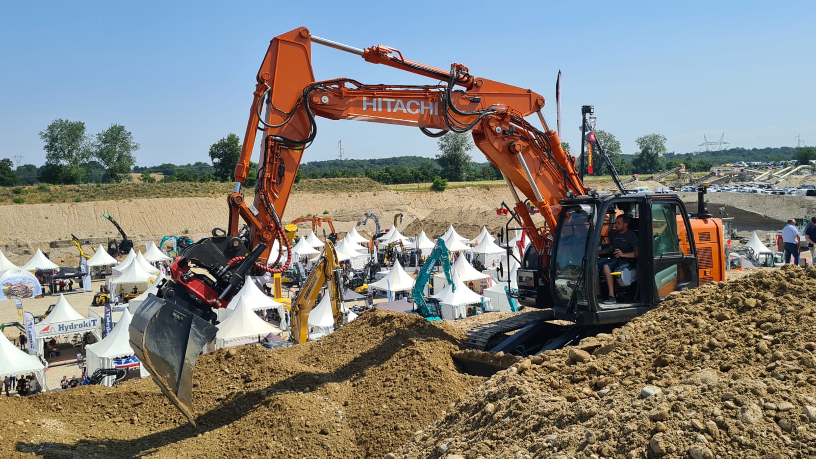 Interview exposant Hitachi sur le Dig Tour